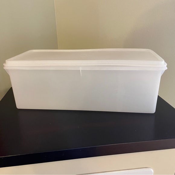 Tupperware | Kitchen | Vintage Tupperware 66 Jumbo Bread Keeper Storage ...